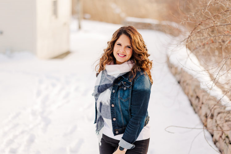 5 Easy Poses to Remember for More Flattering Photos - gloriagreenfield.com